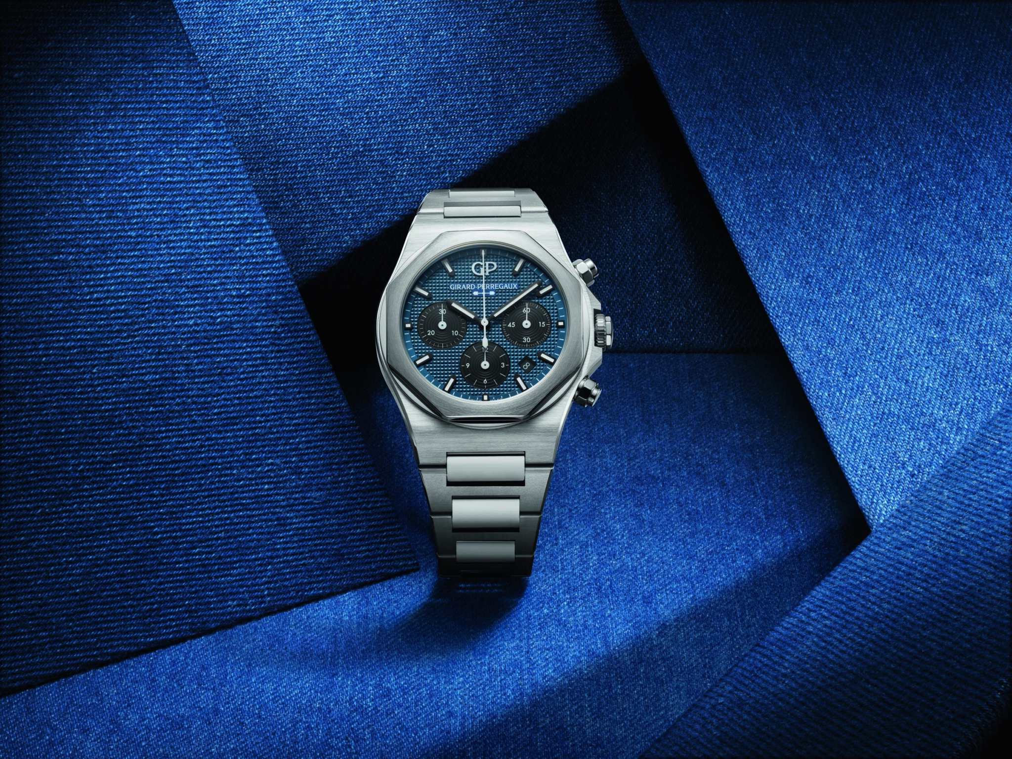 Girard-Perregaux Laureato Aiiro Japan Editons – Composure Magazine